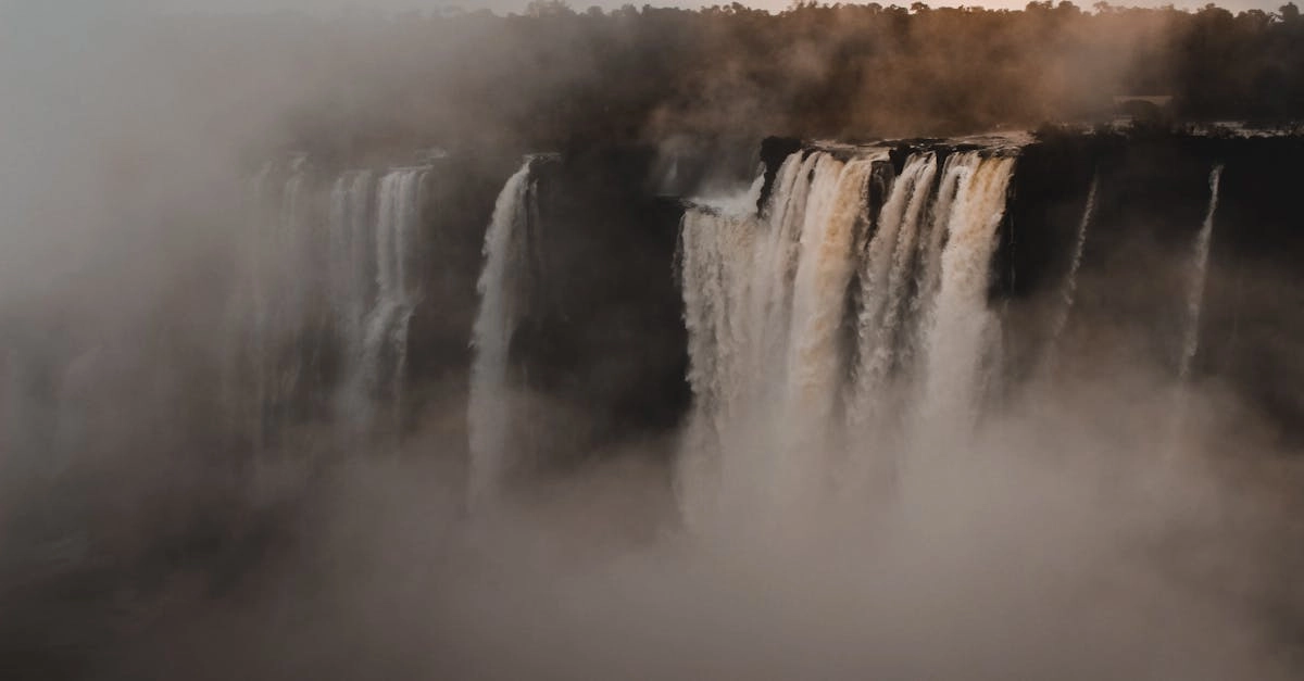 Grande cascade de Tendon : Un spectacle naturel impressionnant dans les ...